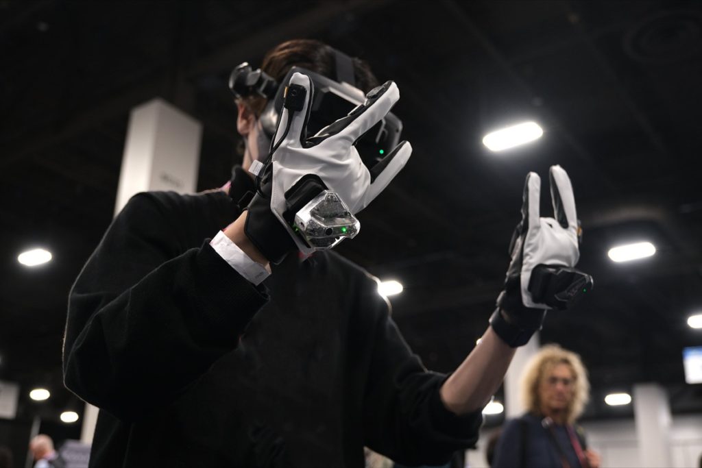Driver-X dévoile ses gants Contact Glove pour avoir des mains dans la ...